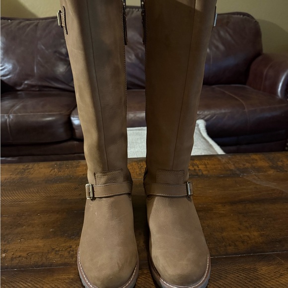 Ariat | Shoes | Ariat English Country Style Boots Only Worn A Few Times ...